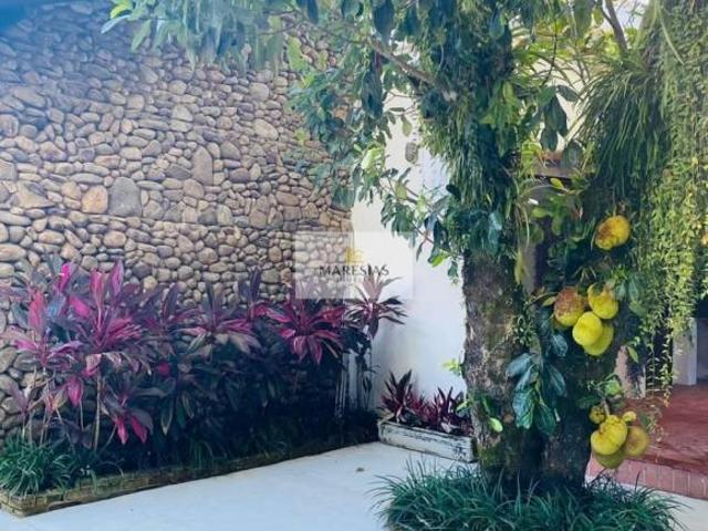 Casa à venda em Camburi