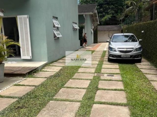 Casa à venda em Camburi