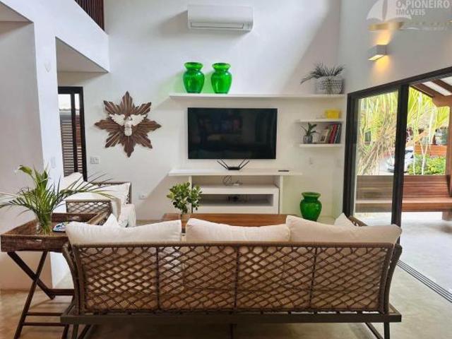 Casa à venda em Camburi, disponível a 300 m da praia