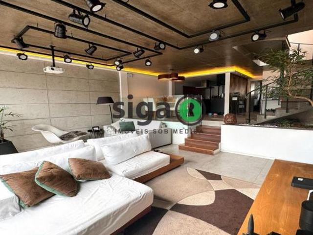 Casa á Venda em Campo Belo 3 quartos. 192m², 2 vagas