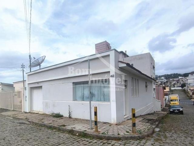 Casa à venda em Campo Belo, no bairro Centro