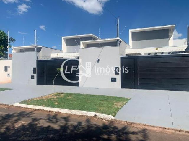 Casa à venda em Campo Grande MS, na Vila Margarida: 3 quartos, 1 suíte, 2 salas, 2 banheiros, 2 vaga