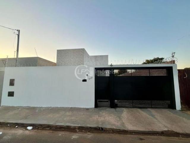 Casa à Venda em Campo Grande MS no Bairro Tiradentes com 3 Quartos e 90m² de Área