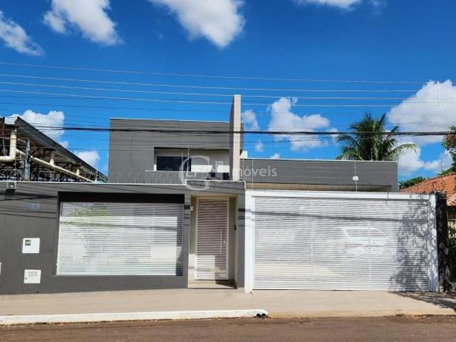 Casa à venda em Campo Grande MS, bairro Amambaí: 3 quartos, 2 suítes, 3 salas, 2 banheiros, 3 vagas