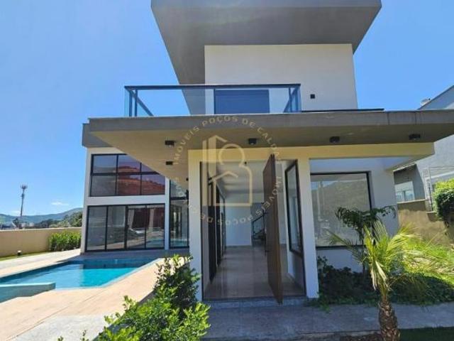Casa à venda em Campo da Cachoeira, Poços de Caldas: 306m², 3 suítes, 5 banhe.