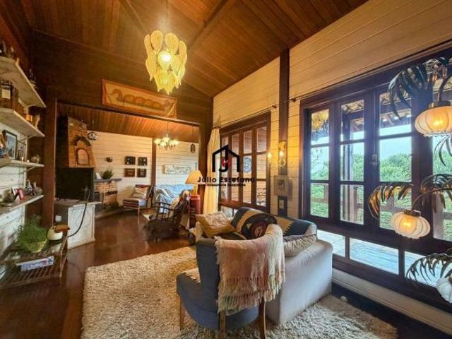 Casa à venda em Campos do Jordão