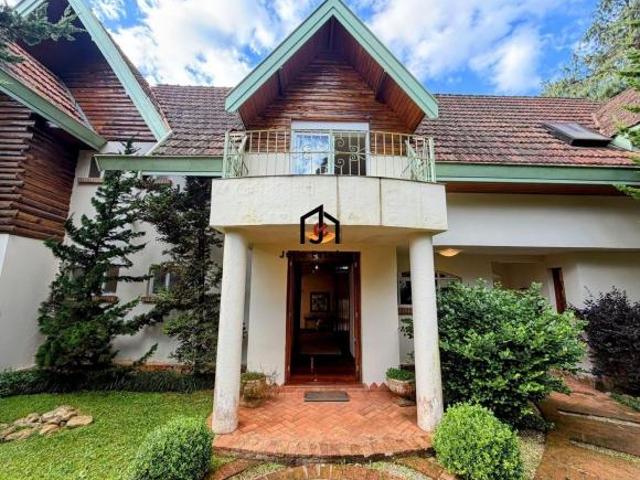 Casa à venda em Campos do Jordão