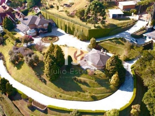 Casa à venda em Campos do Jordão
