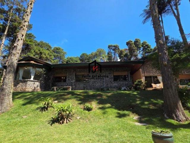 Casa à venda em Campos do Jordão