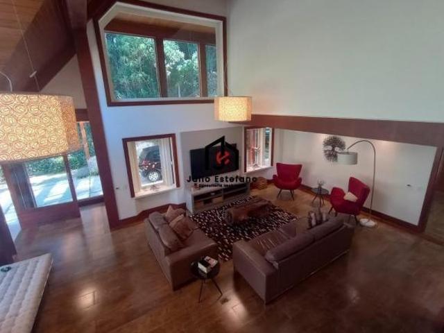 Casa à venda em Campos do Jordão