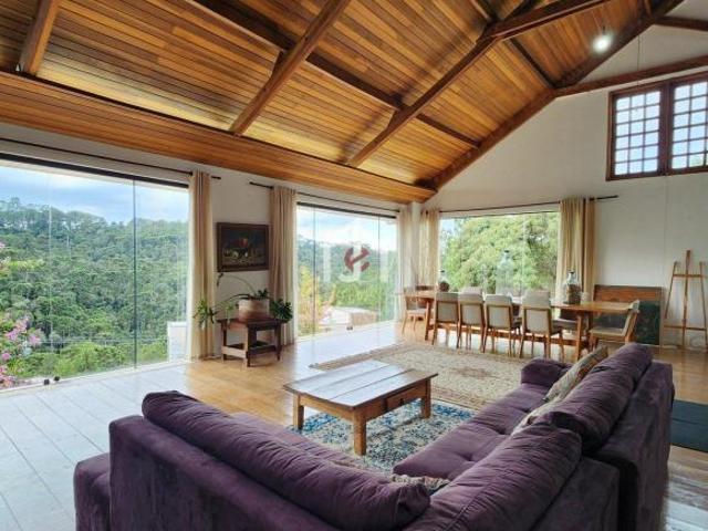 Casa à venda em Campos do Jordão