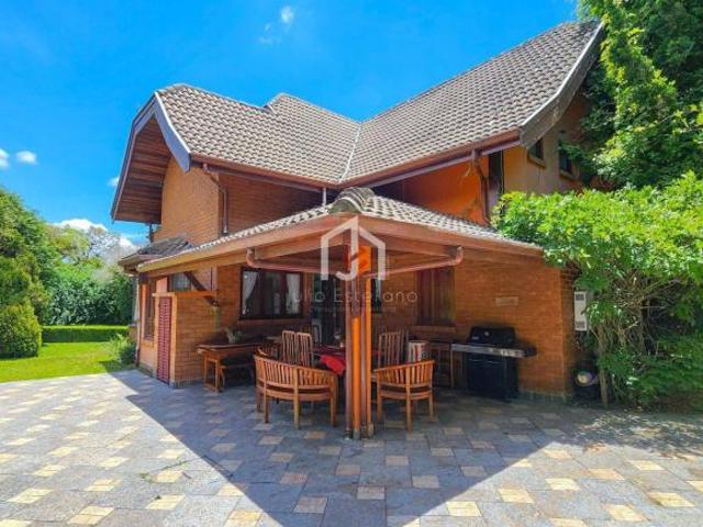 Casa à venda em Campos do Jordão