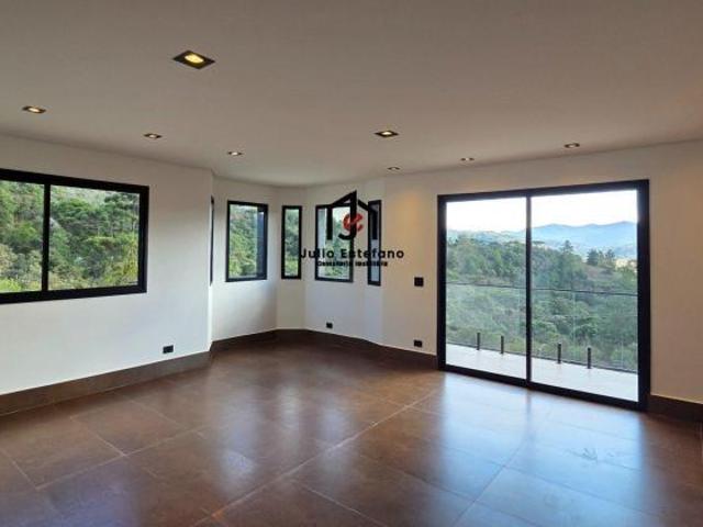 Casa à venda em Campos do Jordão
