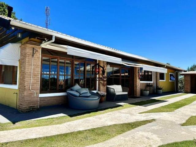 Casa à venda em Campos do Jordão