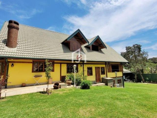 Casa à venda em Campos do Jordão