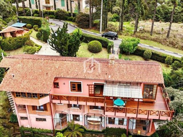 Casa à venda em Campos do Jordão