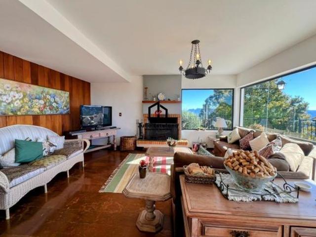 Casa à venda em Campos do Jordão