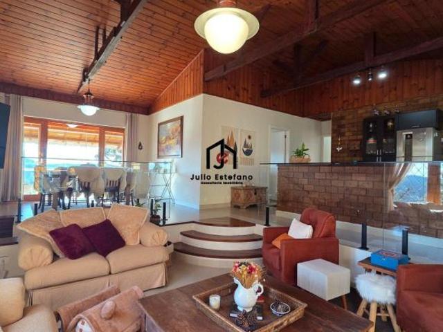 Casa à venda em Campos do Jordão