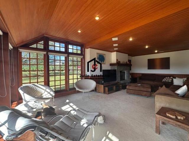 Casa à venda em Campos do Jordão