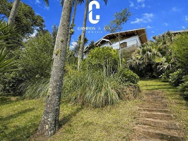 Casa à venda em Campos do Jordão com excelente potencial de valorização, na subida para o Hotel Tori