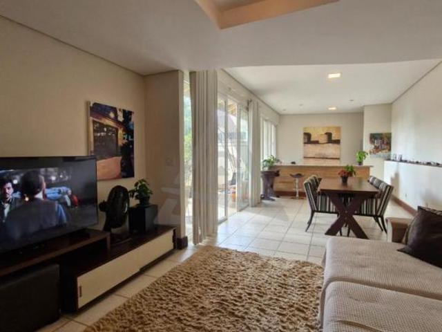 Casa à venda em Campinas, Bairro das Palmeiras, com 3 suítes, com 303 m², Palmeiras da Hípica