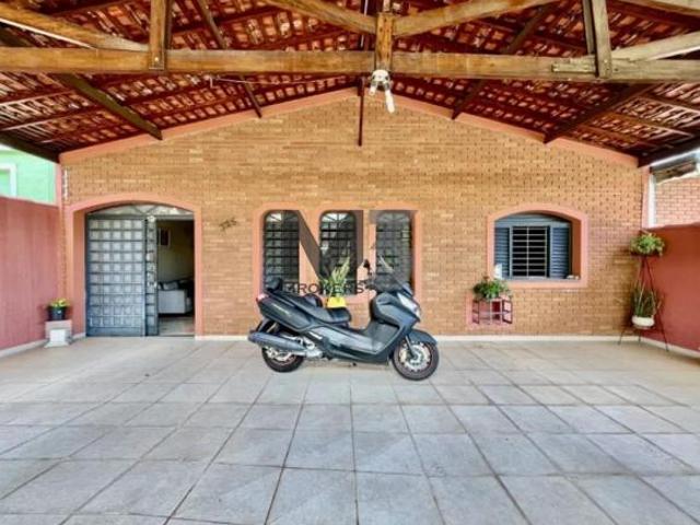 Casa à venda em Campinas, Jardim Aurélia, com 4 quartos, com 220 m²