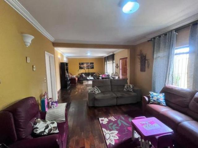 Casa à venda em Campinas, Jardim Flamboyant, com 3 quartos, com 250 m²