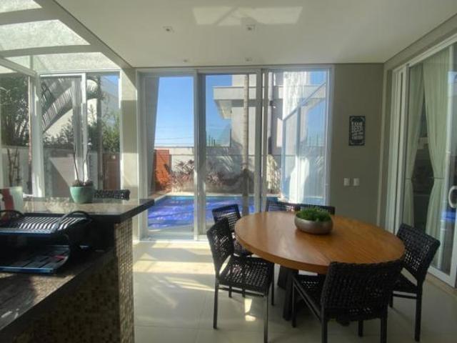Casa à venda em Campinas, Loteamento Parque dos Alecrins, com 3 suítes, com 350 m²