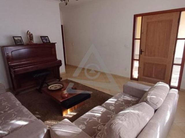 Casa à venda em Campinas, Mansões Santo Antônio, com 4 quartos, com 295 m²