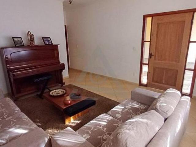 Casa à venda em Campinas, Mansões Santo Antônio, com 4 quartos, com 295 m²