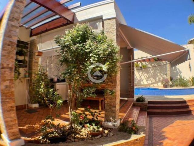Casa à venda em Campinas, Nova Campinas, com 4 quartos, com 262 m²