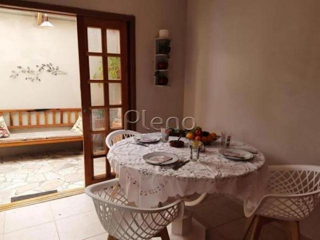 Casa à venda em Campinas, Sousas, com 3 quartos, com 200 m²