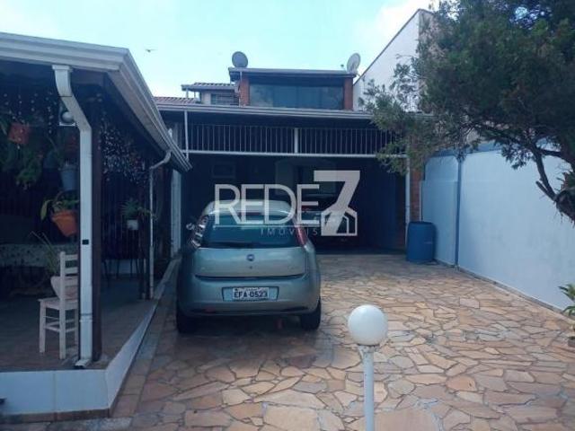 Casa à venda em Campinas SP, no Jardim Santa Lúcia: 3 quartos, 2 suítes, 3 banheiros, 7 vagas, 171m²