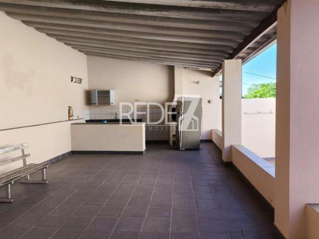 Casa à venda em Campinas SP: Sobrado com edícula e área de lazer ampla. 3 quartos, 1 suíte, 3 salas