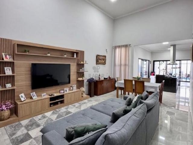 Casa à venda em Campinas, Swiss Park, com 3 suítes, com 200 m²