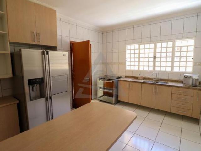 Casa à venda em Campinas, Parque das Flores, com 4 quartos, com 242 m²