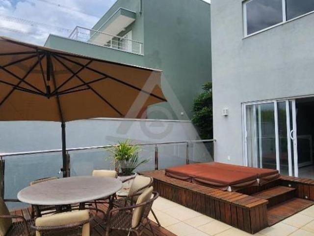 Casa à venda em Campinas, Parque das Quaresmeiras, com 3 suítes, com 275 m², Parque das Quaresmeiras
