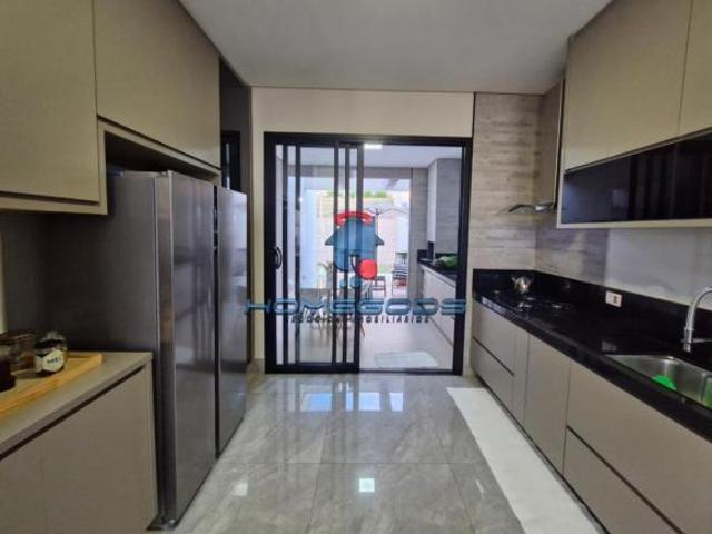 Casa à venda em Campinas, Parque Rural Fazenda Santa Cândida, com 3 suítes, com 160 m²