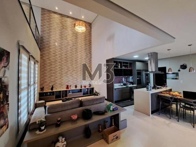 Casa à venda em Campinas, Parque Rural Fazenda Santa Cândida, com 2 suítes, com 240 m²