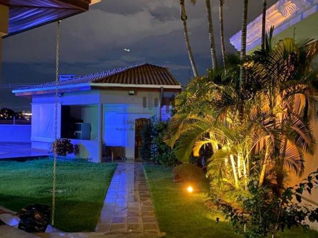 Casa à venda em Campinas, Parque Taquaral, com 4 suítes, com 550 m²