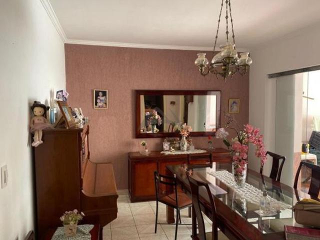 Casa à venda em Campinas, Taquaral, com 3 quartos, com 238 m²