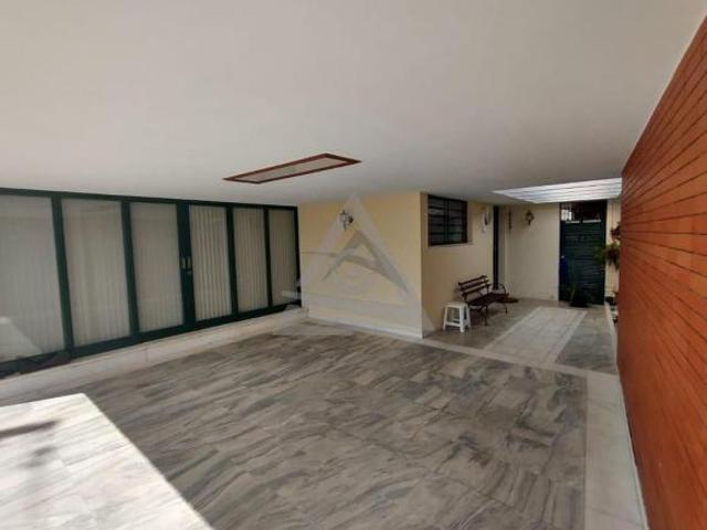 Casa à venda em Campinas, Taquaral, com 3 quartos, com 260 m²