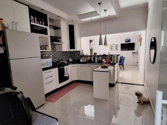 Casa à venda em Campinas, Vila Aeroporto, com 3 quartos, com 190 m²