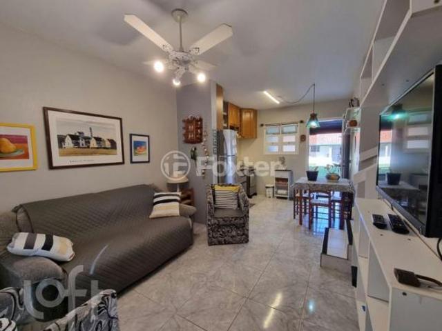 Casa à venda em Capão Novo com 67 m², 2 quartos, 1 vaga
