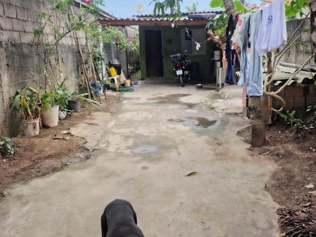 Casa a Venda em Caraguatatuba