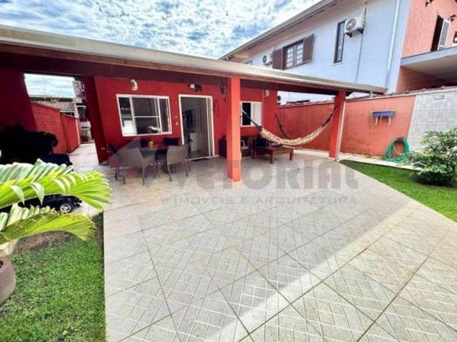 Casa à venda em Caraguatatuba, Jardim Santa Rosa, com 3 quartos, 152m²