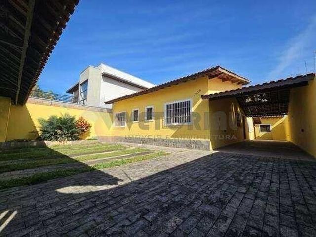 Casa à venda em Caraguatatuba, Praia das Palmeiras, com 3 quartos, 216m²