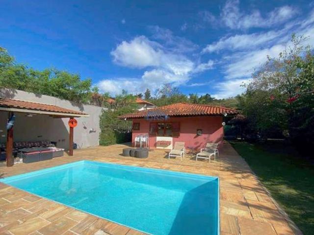 Casa à venda em Carapicuíba, Chácara Vale do Rio Cotia, com 3 suítes, com 285 m²