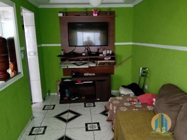 Casa à Venda em Carapicuíba / SP