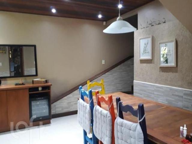 Casa à venda em Cascata com 250 m², 4 quartos, 4 vagas